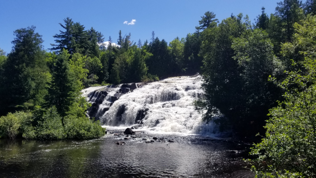 Lake Superior South Shore Tour - Fox Hill Adventures